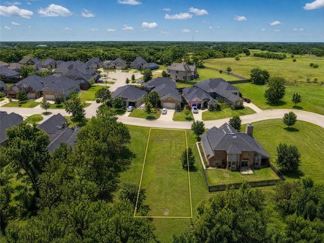 2912 Preston Club Dr, Sherman, TX 75092