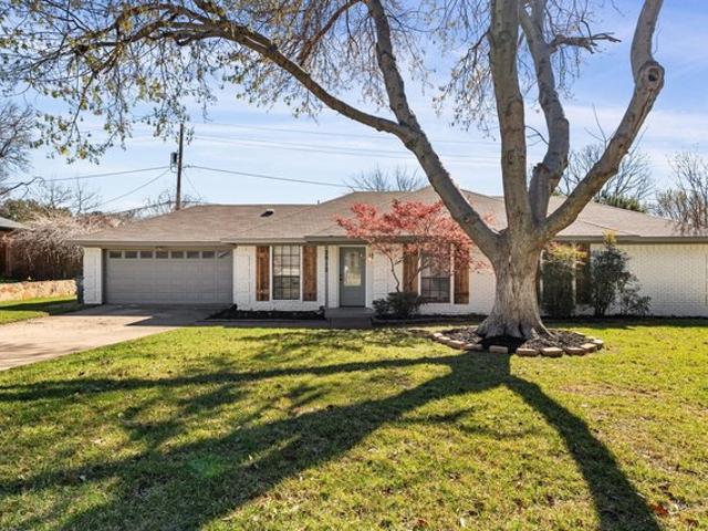 2912 Robindale Ln, Grapevine, TX 76051