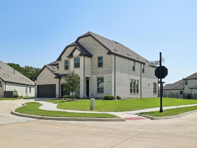 2912 Standing Tall Court