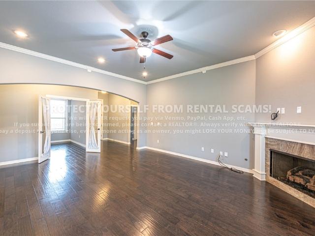 2912 W Featherock
