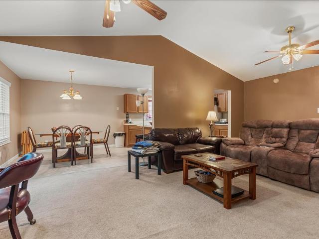 2912 Windsock Ln