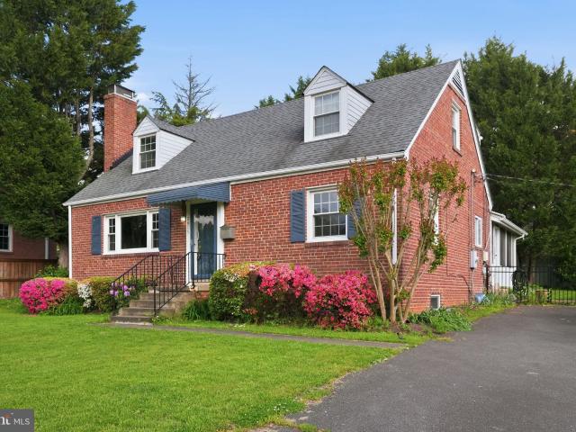 2913 Cleave Dr, Falls Church, VA 22042 | MLS #VAFX2305