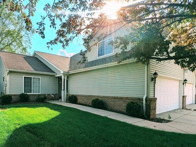 2913 Lake Pointe Dr, Valparaiso, IN 46383