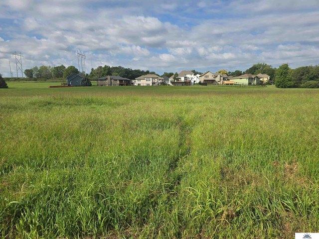 2913 Lakeside Dr, Plattsmouth, NE 68048