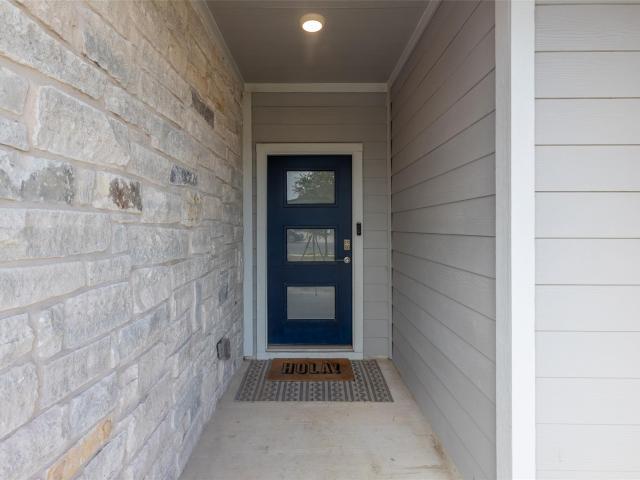 2913 Louris Ln