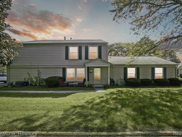 2913 Rockford Ct, Orion, MI 48360