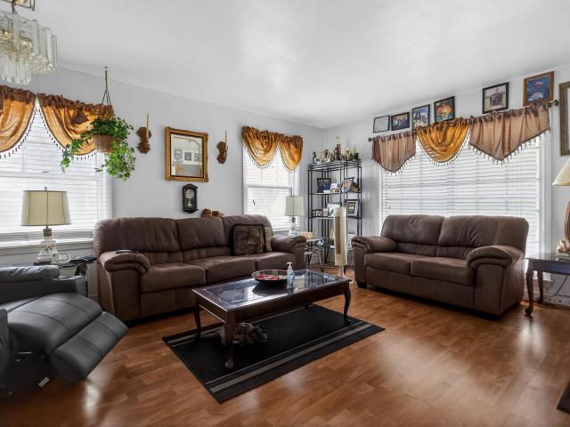 2913 W Glendale Ave