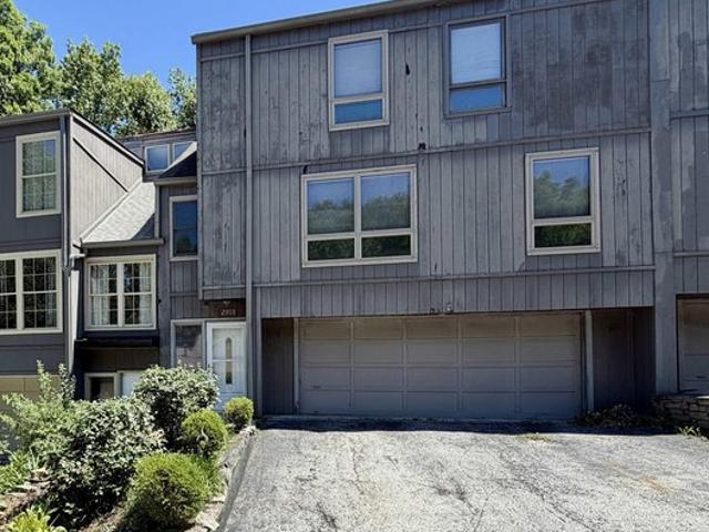 2913 W Winterberry Ct, Bloomington, IN 47404