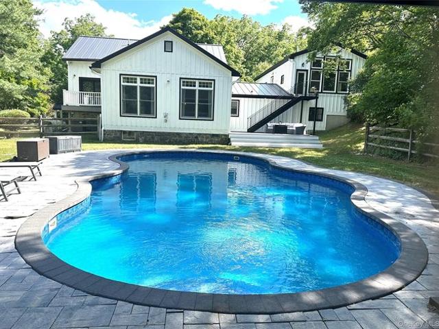291 Comfort Trl, Montgomery, NY 12549