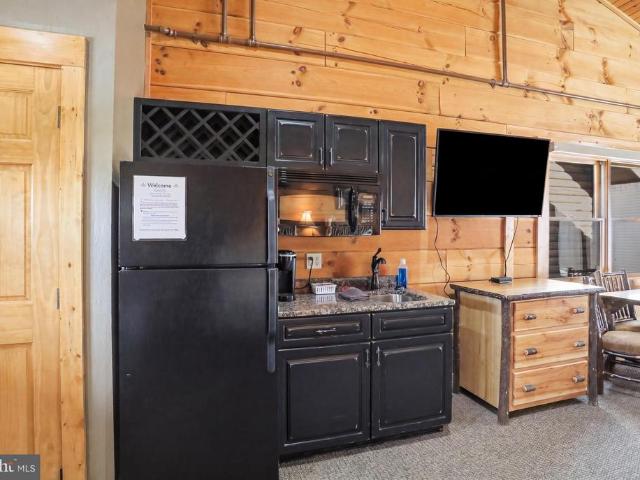 291 Cabin Lodge Road