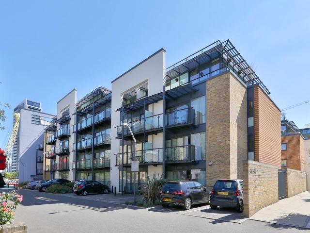 291 Boardwalk Place, London E14, 2 bed flat to rent, £2,700 pcm | PrimeLocation