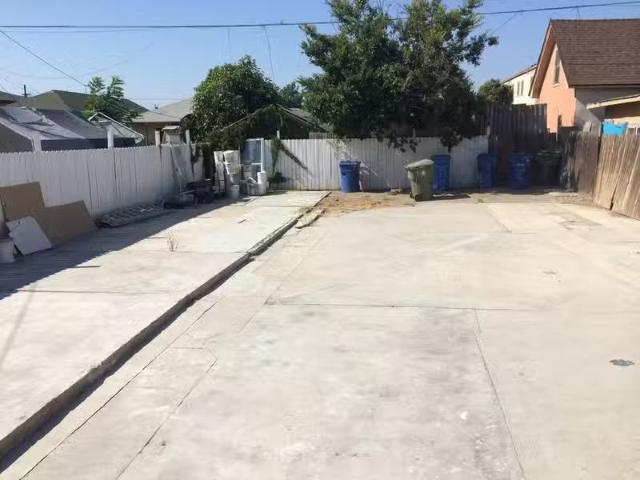 291 E 50th St Community Apartment in Los Angeles, CA
