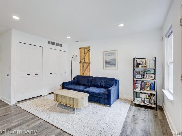 291 E Palmer Street # 12