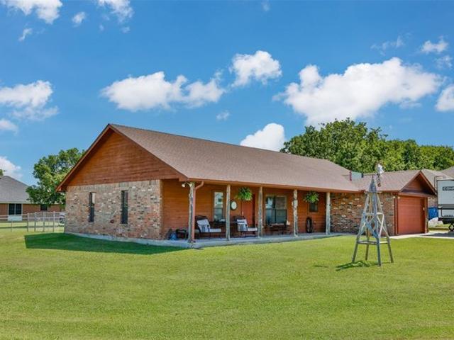 291 Old Spanish Trl, Valley View, TX 76272