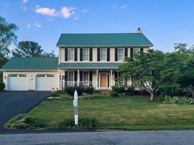 291 McIntosh Rd, Roanoke, VA 24019