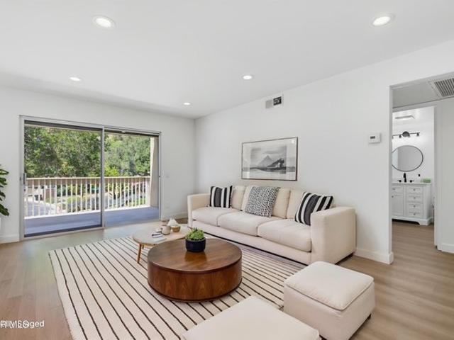 291 Sequoia Ct Apt 34, Thousand Oaks, CA 91360
