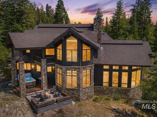291 Whitewater Dr, Donnelly, ID 83615