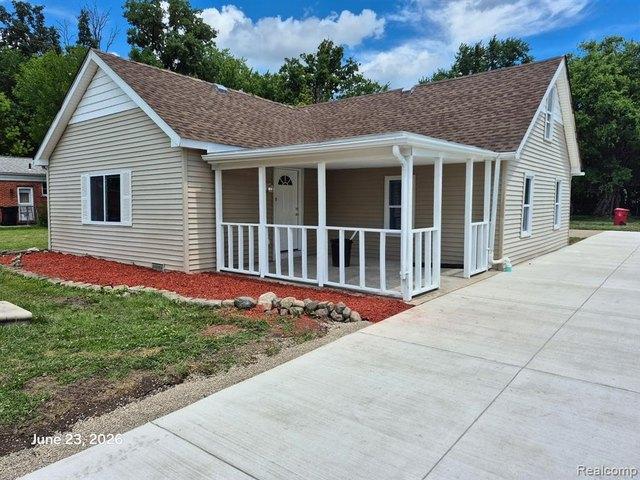 29240 McDonald St, Roseville, MI 48066