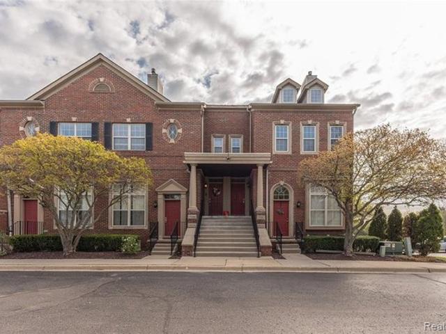 29242 Glen Oaks Blvd W, Farmington Hills, MI 48334
