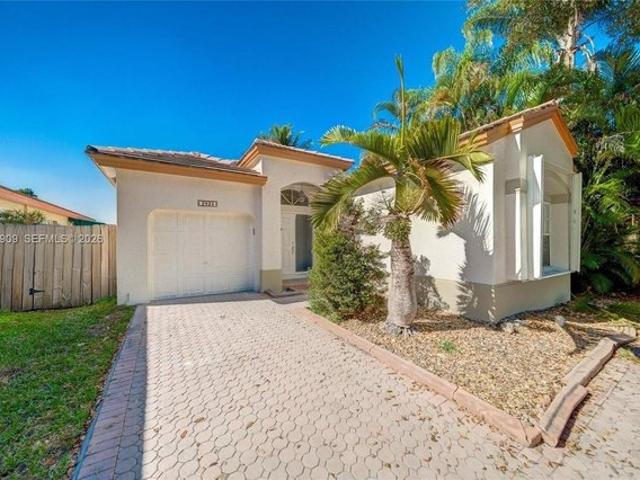 2924 NW 99th Pl, Doral, FL 33172