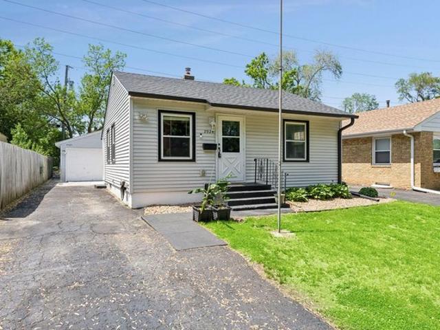2924 Blackstone Ave, Saint Louis Park, MN 55416