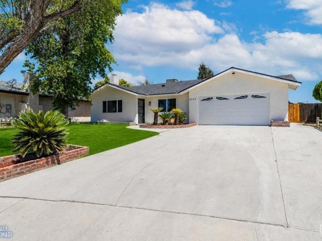 2924 Cedarwood Dr, Bakersfield, CA 93309
