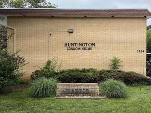2924 SW Lydia Ave Apt 220, Topeka, KS 66614