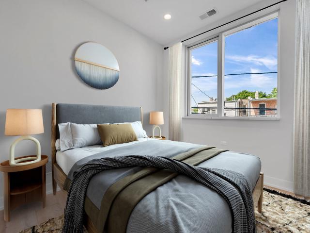 2924 W Medill Avenue # 501