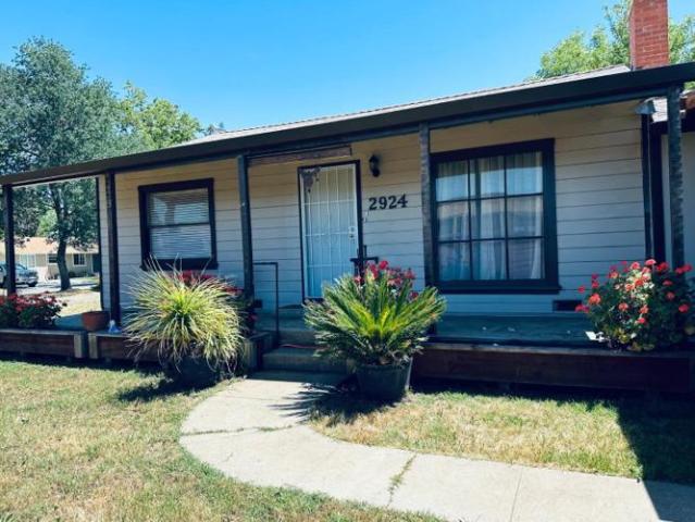 2924 Walnut St, Carmichael, CA 95608