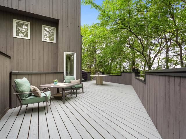 2925 Minnehaha Curve