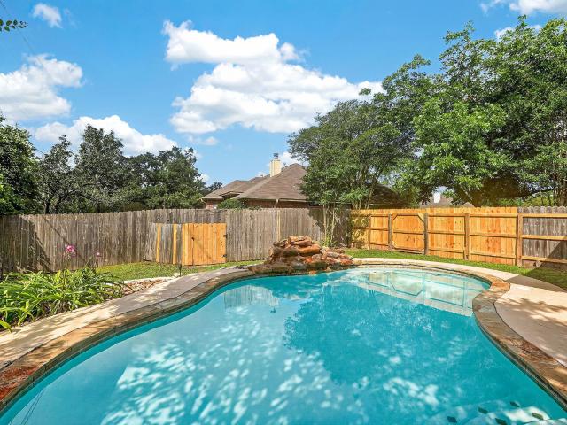 2925 Mirrormere Circle