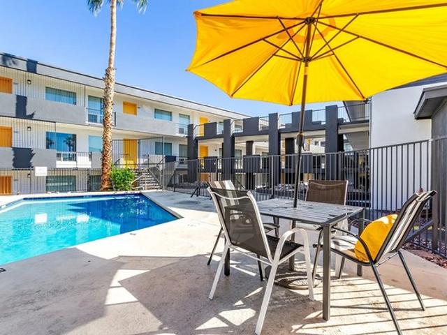 2925 N Greenfield Rd, Phoenix, AZ 85016