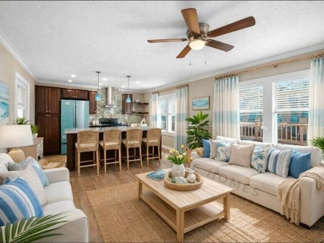 2925 Darlene Dr, Atlantic Beach, FL 32233