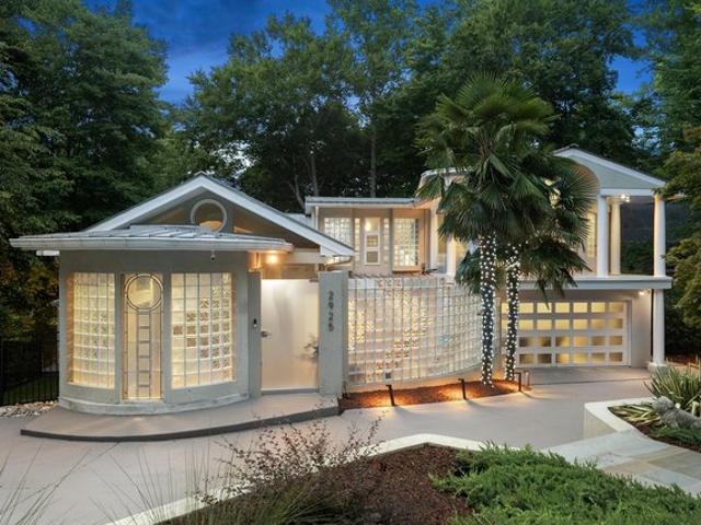 2925 Debra Dr, Raleigh, NC 27607