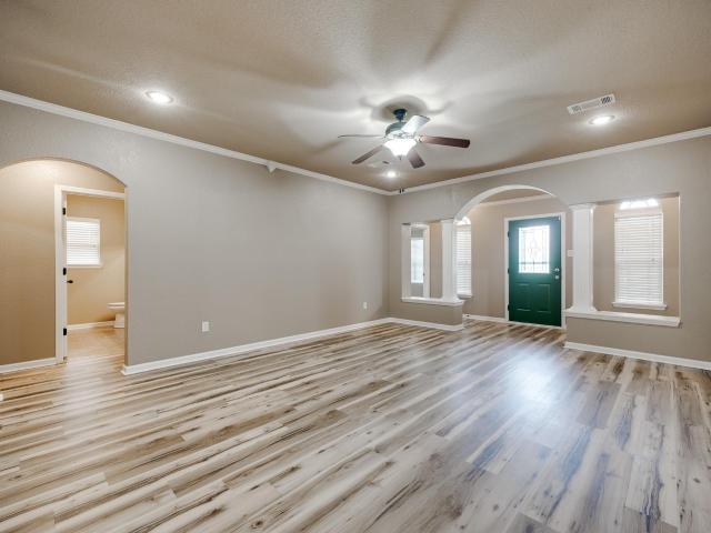 2925 Gladstone Drive