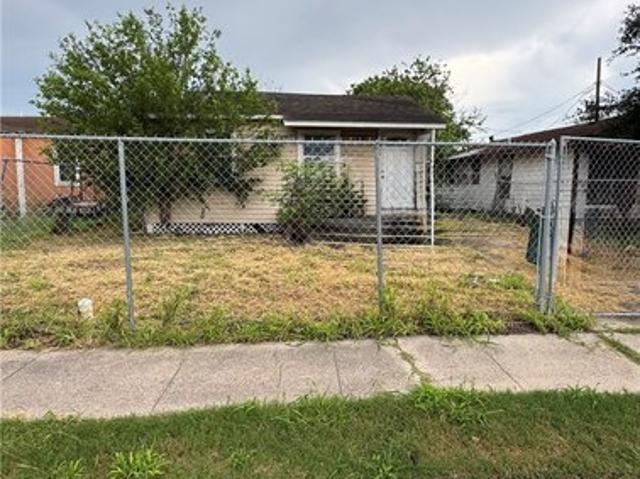 2925 Greenwood Dr, Corpus Christi, TX 78405