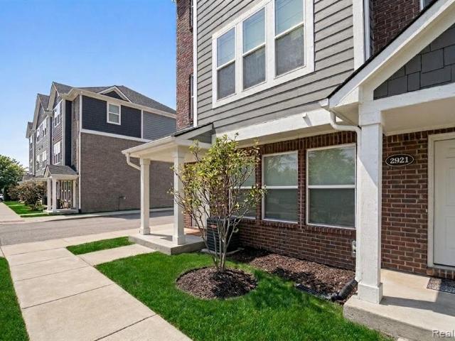 2925 square lake court