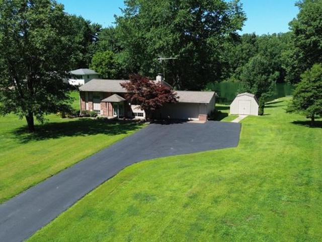 2926 Bromm Rd, Evansville, IN 47720