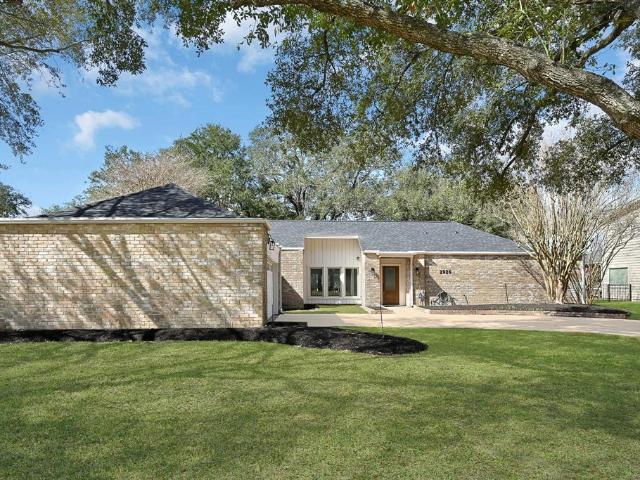 2926 Cypress Point Drive