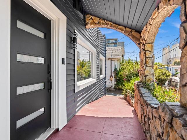 2926 E 22nd St, Oakland, CA 94601 | MLS #ML82043 | Compass