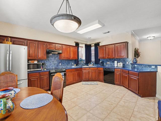 2926 Highland Lakes Drive