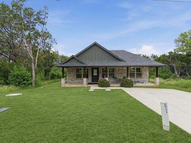 2926 Paluxy Trl, Granbury, TX 76048