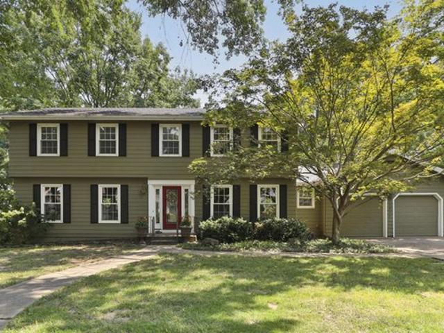 2926 S Versailles Ave, Springfield, MO 65804