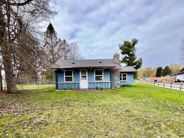 2927 N Main St, Central Lake, MI 49622