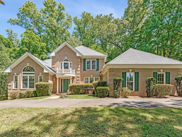 2927 Beau Ln, Fairfax, VA 22031