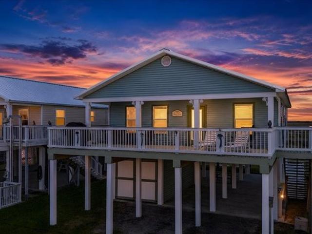 2927 Blue Water Hwy, Surfside Beach, TX 77541