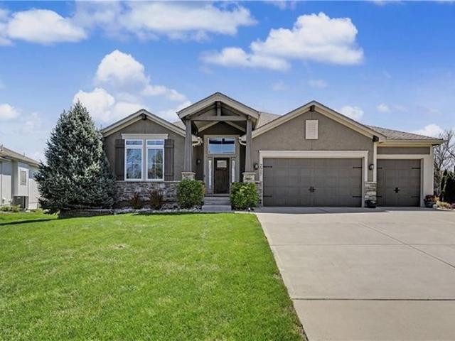 2927 W 155th Ter, Overland Park, KS 66224