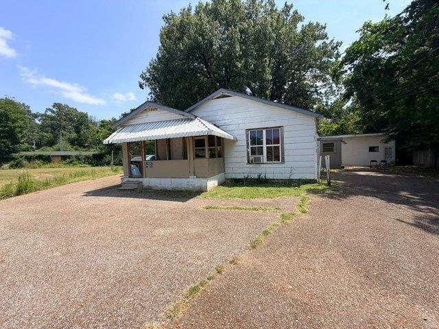 2928 Overton Crossing Rd, Memphis, TN 38127