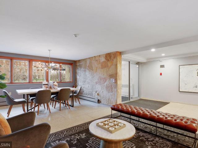 2928 Dean Parkway # 2I
