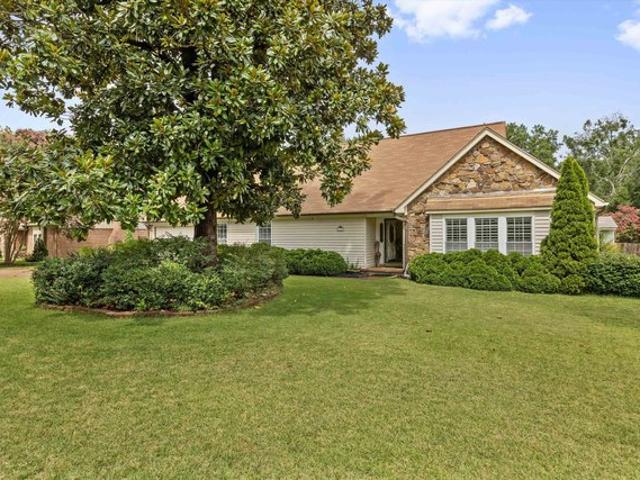 2928 Sandy Creek Dr, Germantown, TN 38138